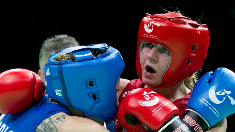 Whiteside wins opening bout | News | SportsWomen | Sky Sports