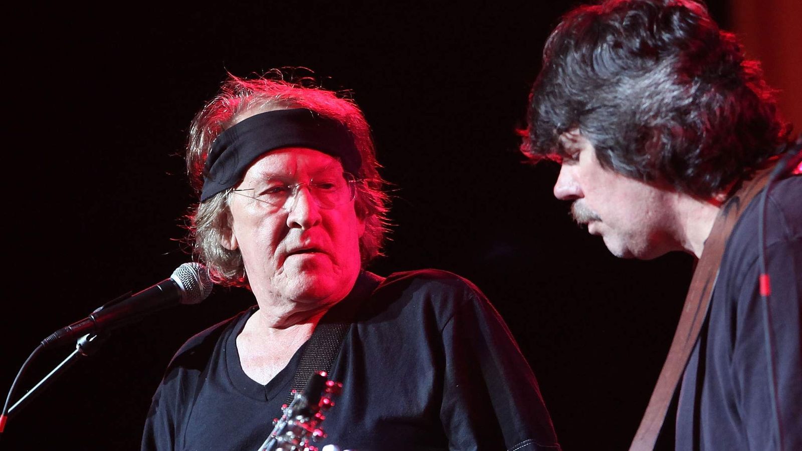 Jefferson Airplane Co-Founder Kantner Dies | Ents & Arts News | Sky News