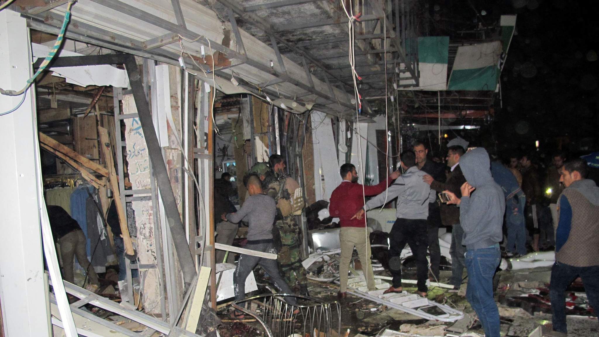 IS Claims Attack Targeting Iraqi Shopping Mall | World News | Sky News