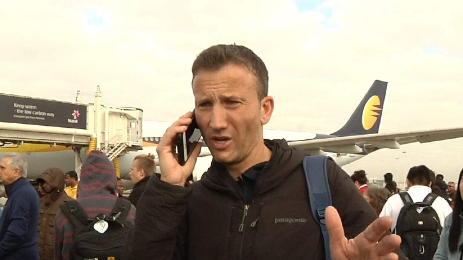 Sky Reporter Describes Moment Explosions Hit | World News | Sky News Sky Reporter Describes Moment Explosions Hit | World News | Sky News