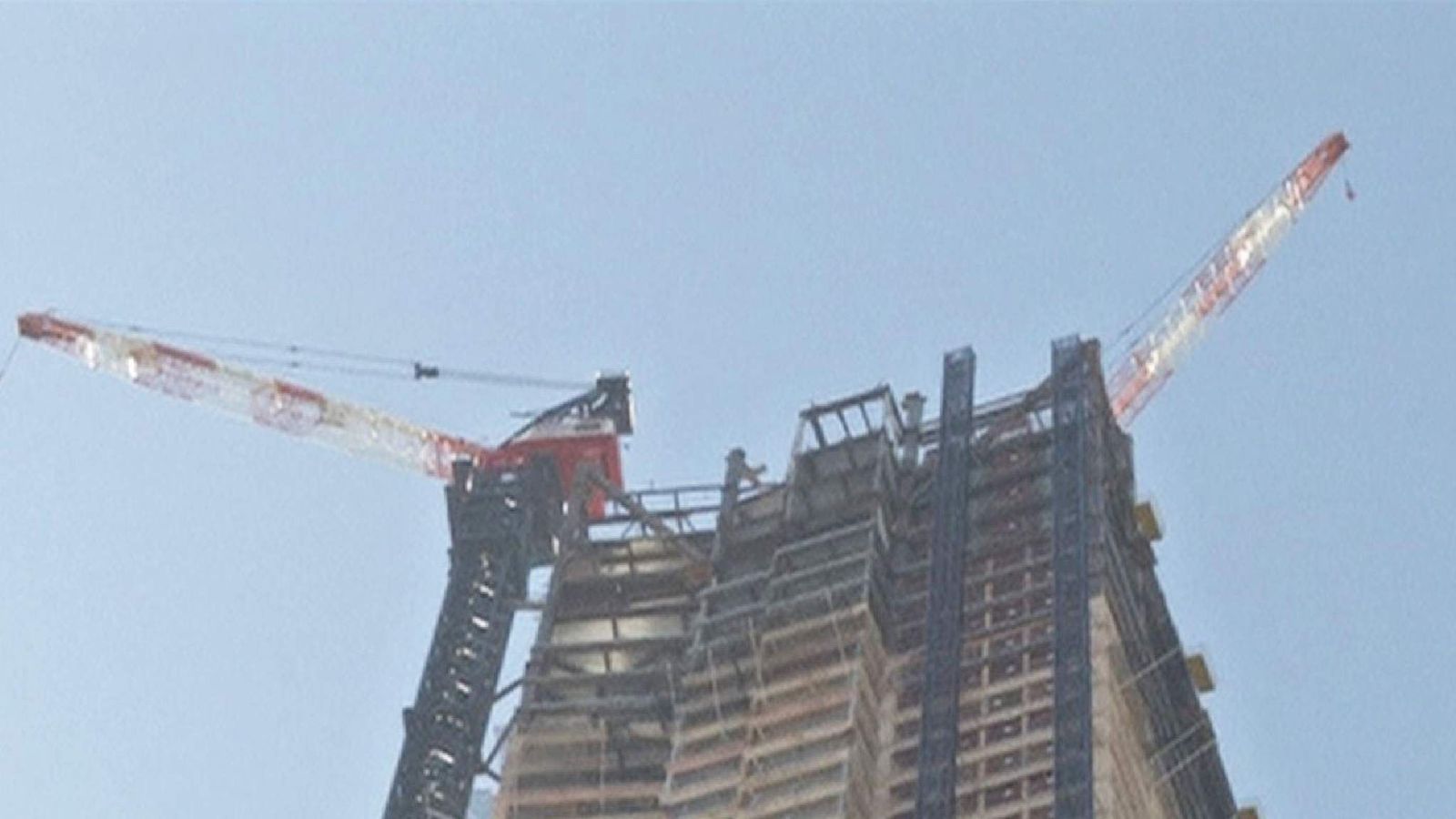 Worker Dies After Falling 800ft From Skyscraper | US News | Sky News