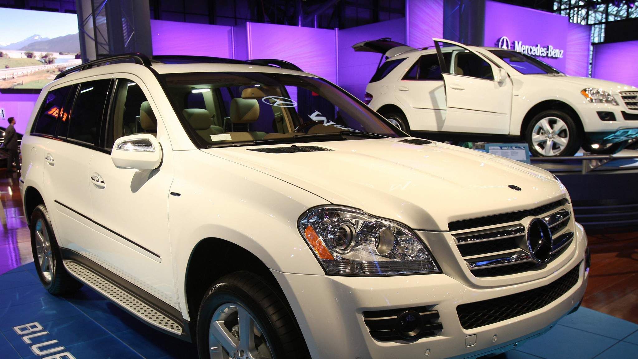 Mercedes-Benz maker's shares down after third profit warning | Money ...