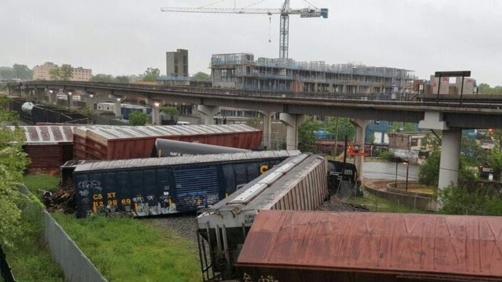 Chemical Leak After Freight Train Derails | US News | Sky News