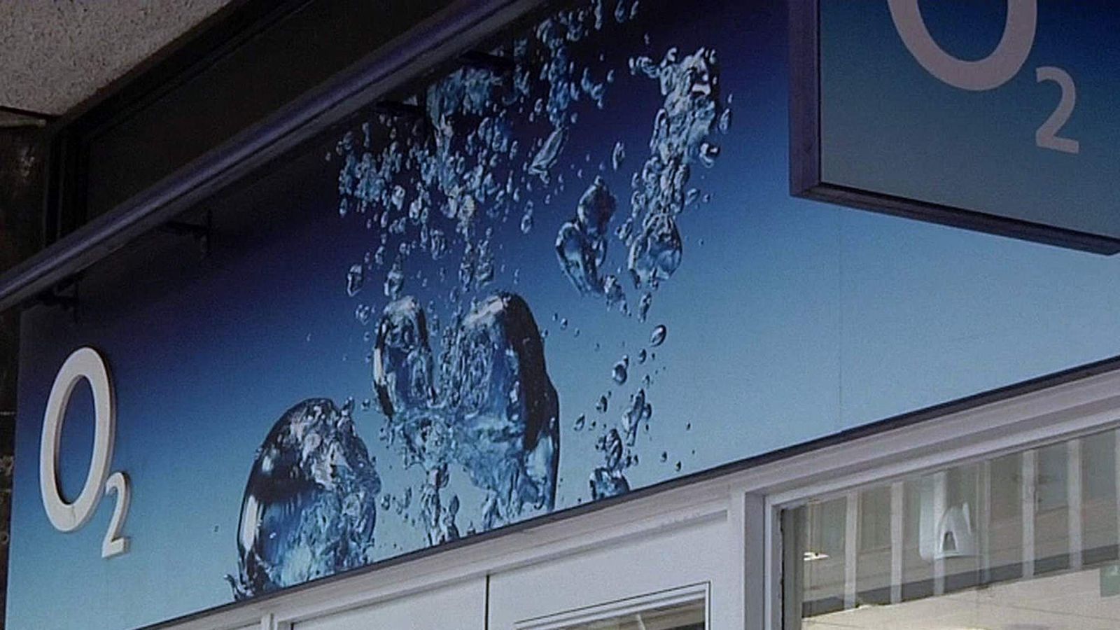 O2 Phone Boss 'Embarrassed' By Blackout | UK News | Sky News