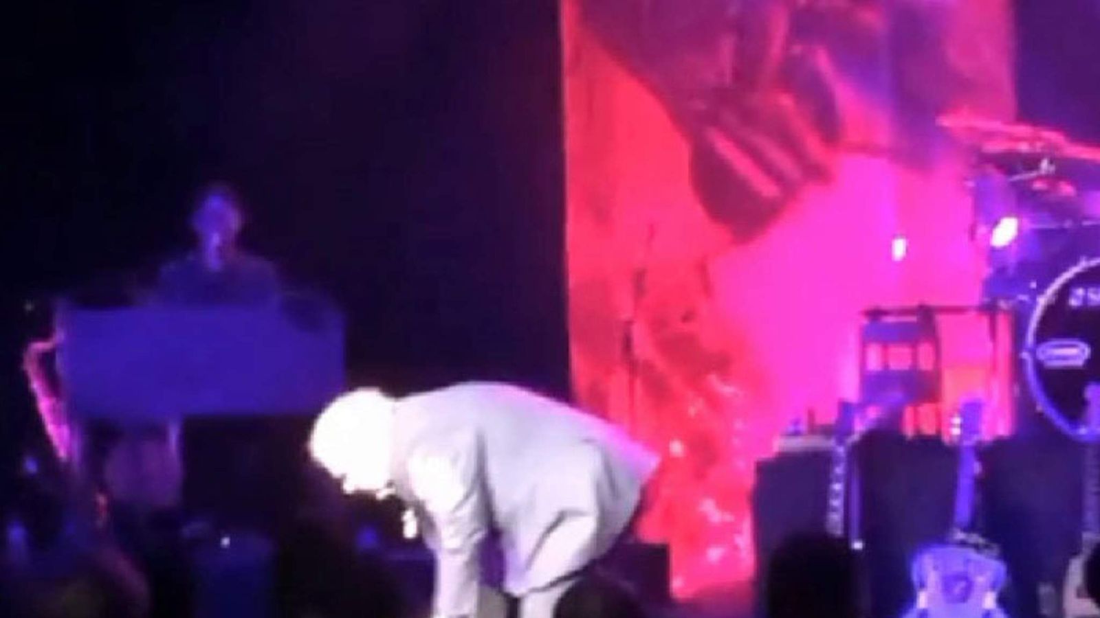 Meat Loaf Collapses On Stage During Concert | Ents & Arts News | Sky News