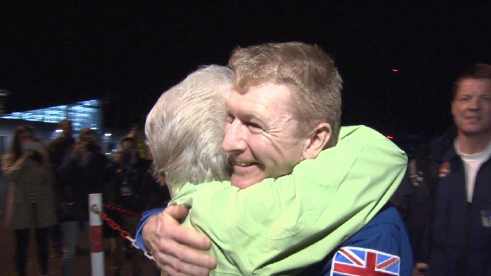 Tim Peake's Reunion With Parents After Return From Space | Scoop News ...