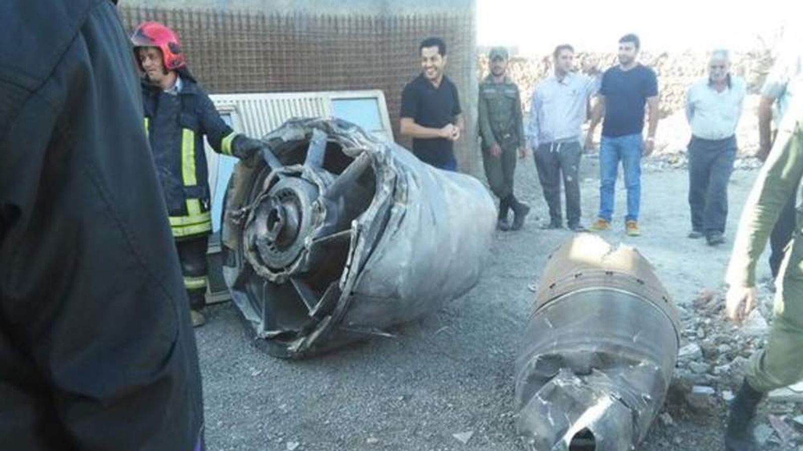 Part Of Plane's Engine Falls Off In Mid-Air | World News | Sky News