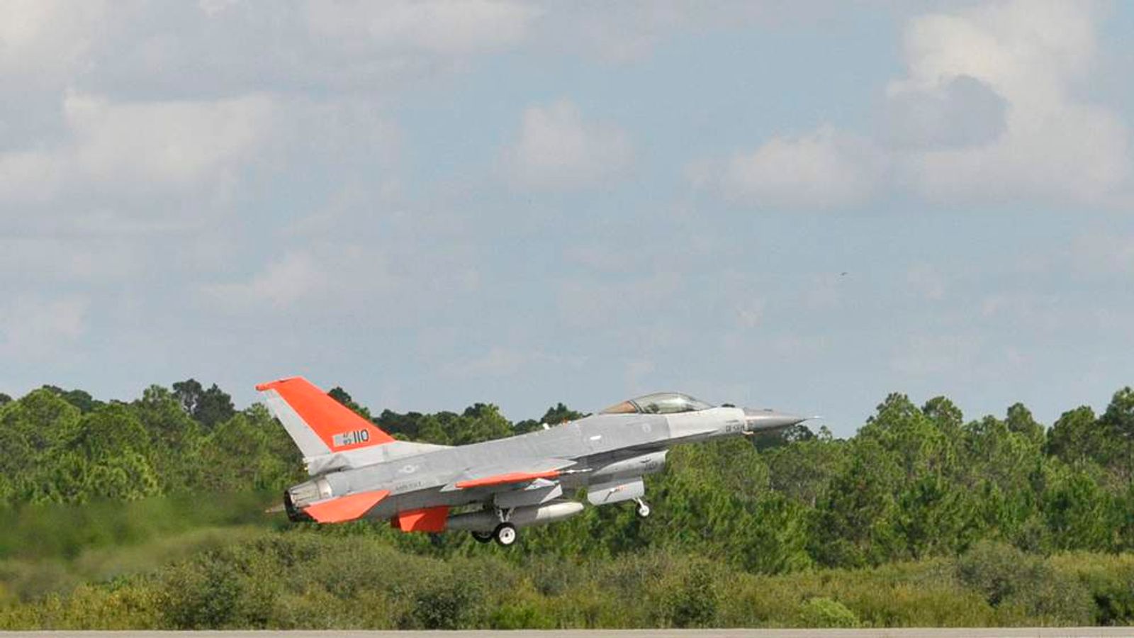 F-16 Drone: Fighter Jet Flies Without Pilot | Science, Climate & Tech ...
