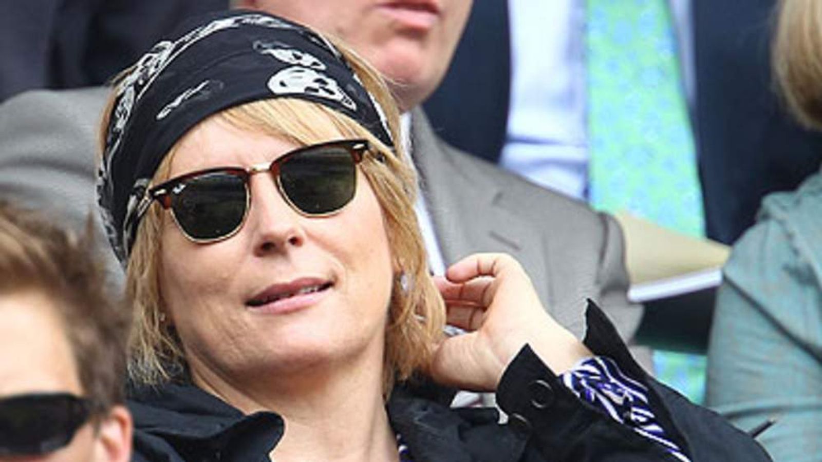 Comedy Star Saunders Beats Breast Cancer | Ents & Arts News | Sky News