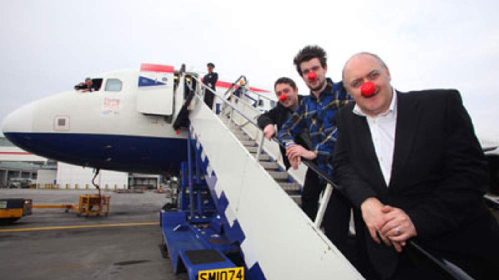 Comics Set New World 'Smile High' Record | Ents & Arts News | Sky News