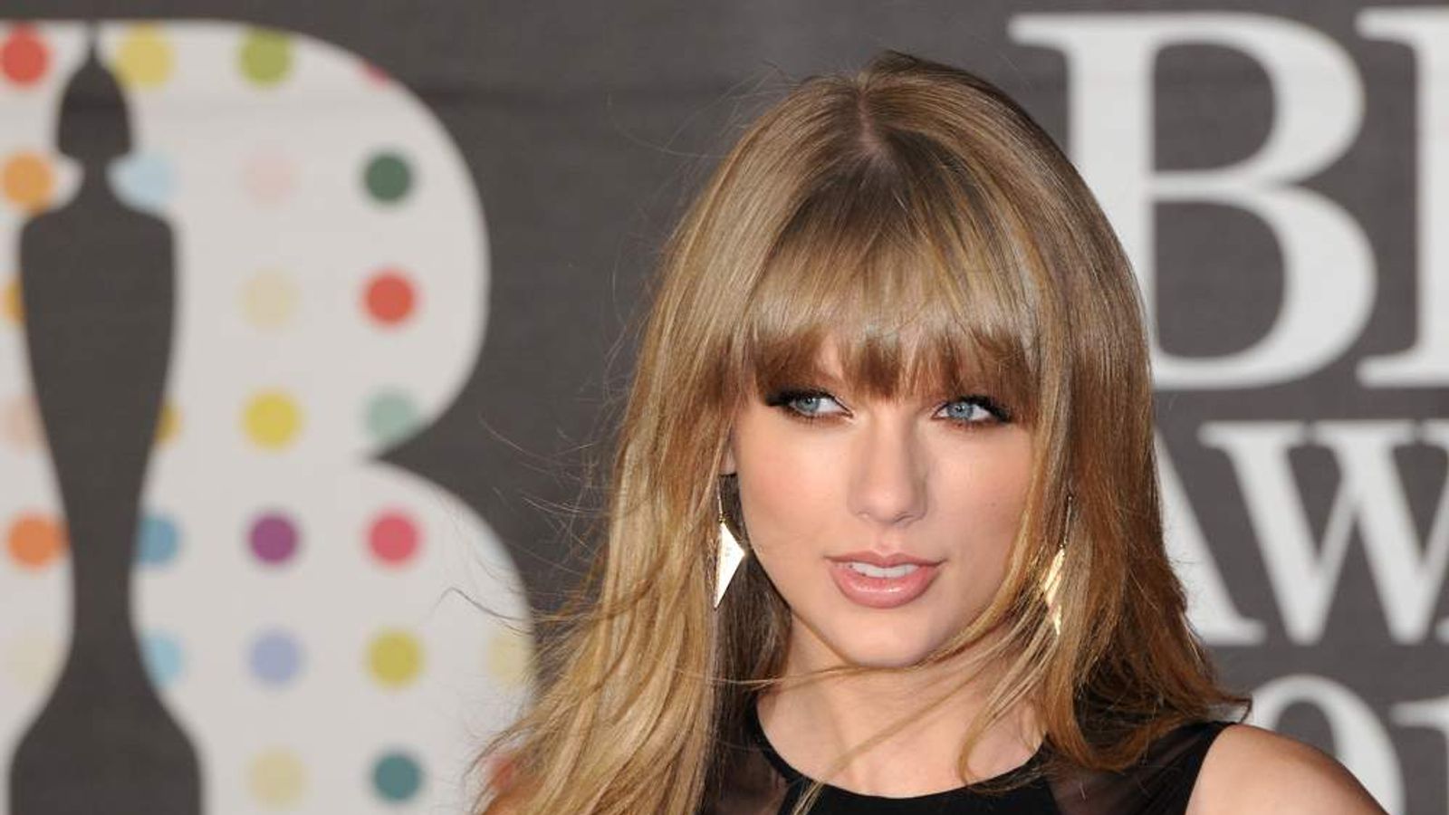 Taylor Swift Fan Mail Found In Recycling Bin | US News | Sky News