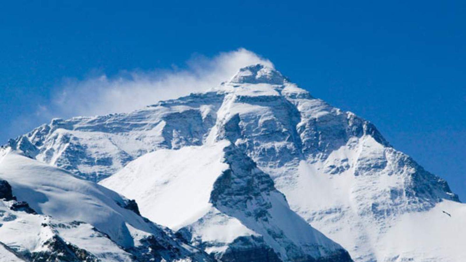 Mount Everests Deadliest Avalanche Kills 12 World News Sky News