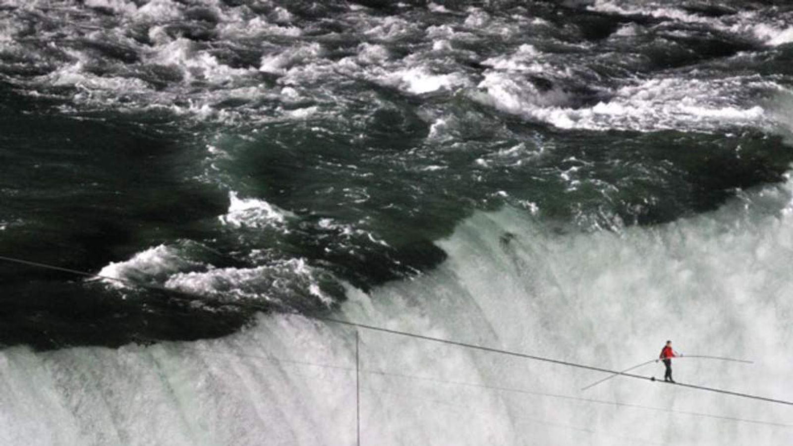 Daredevil Completes Niagara High-Wire Walk | Scoop News | Sky News