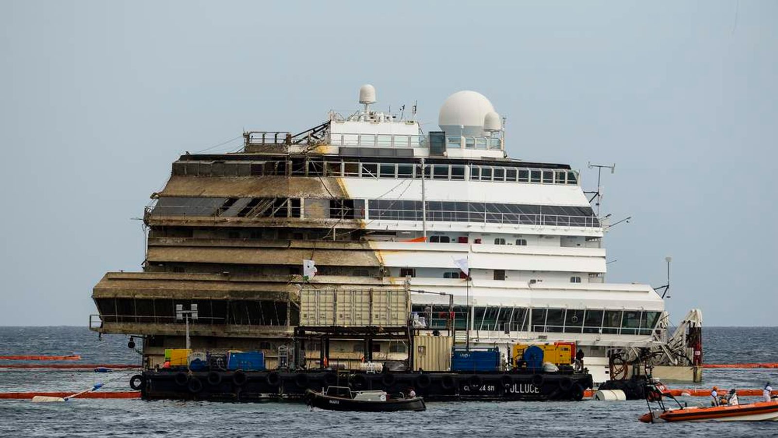 Costa Concordia: Divers Find Human Remains | World News | Sky News Costa Concordia: Divers Find Human Remains | World News | Sky News