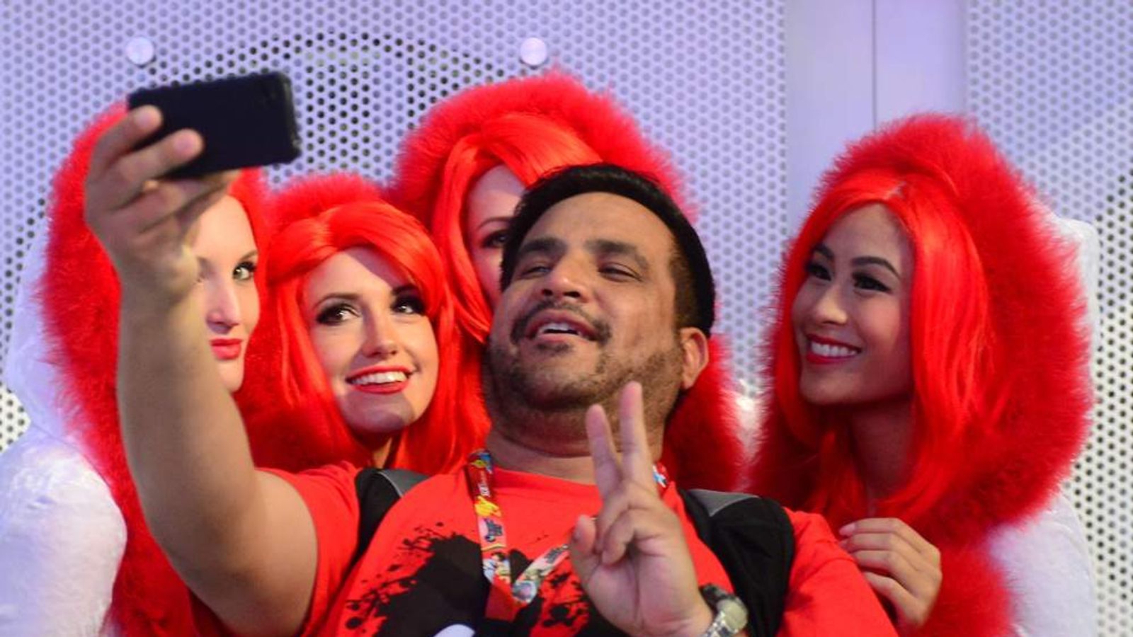 Microsoft Set To Launch First 'Selfie Phone' | Science, Climate & Tech ...