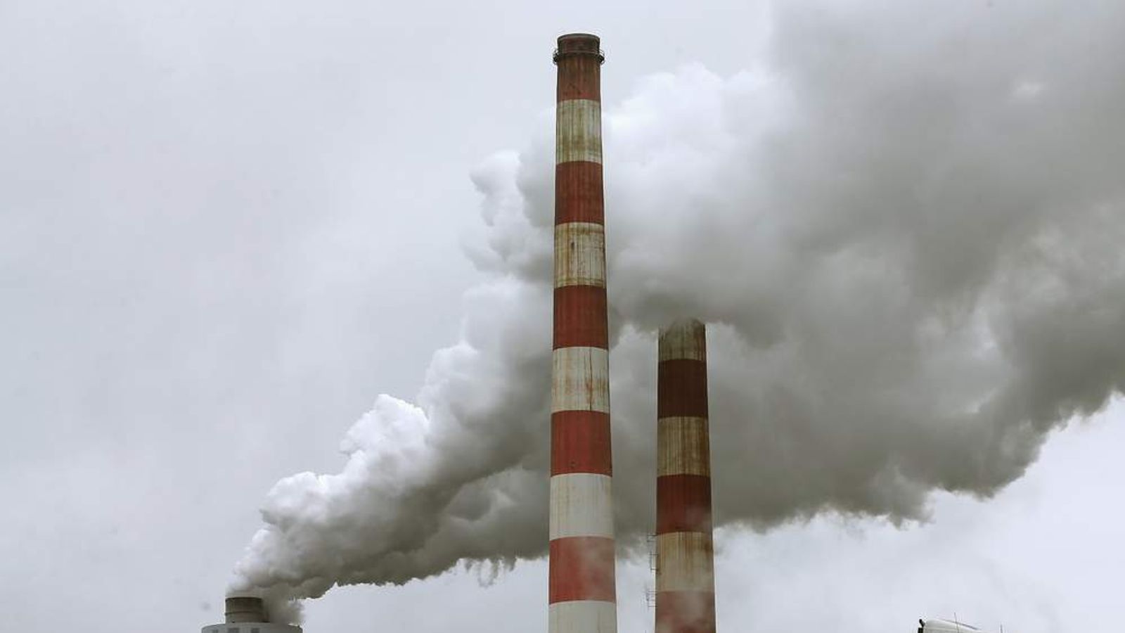 Obama To Reveal Bold Limits On Carbon Pollution | US News | Sky News