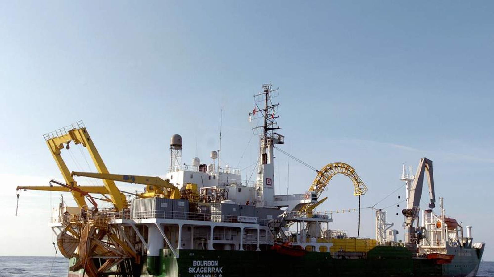 'Kevlar' To Protect Cables From Shark Bites | Science, Climate & Tech ...