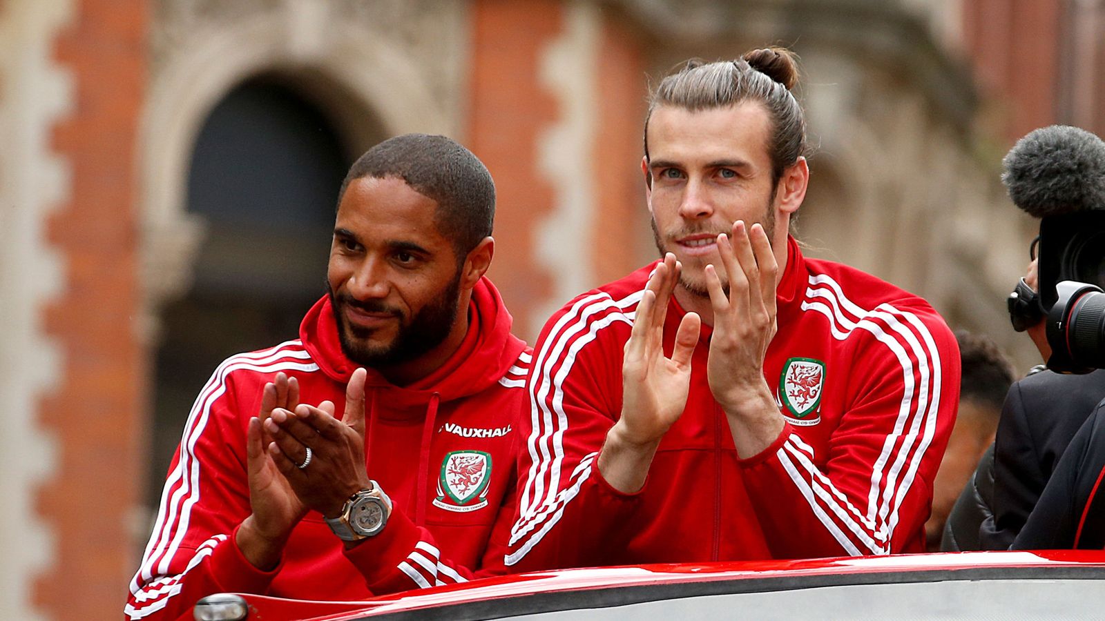 Wales Squad Enjoy Heroes' Welcome In Cardiff | UK News | Sky News