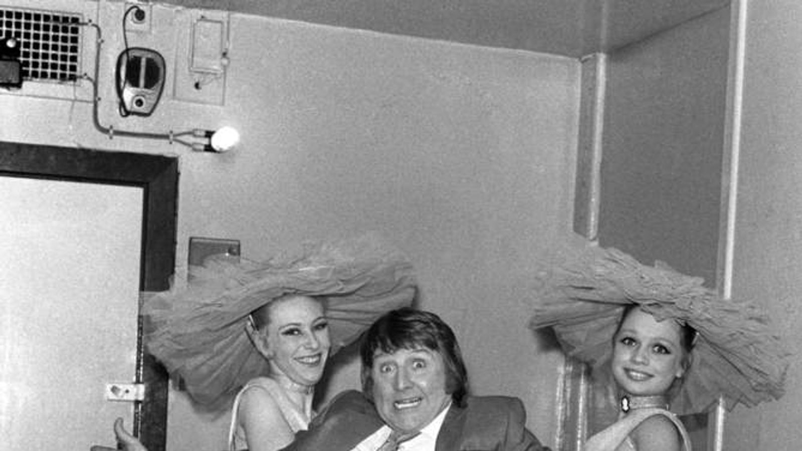 Comedian Norman Collier Dies Aged 87 | Ents & Arts News | Sky News