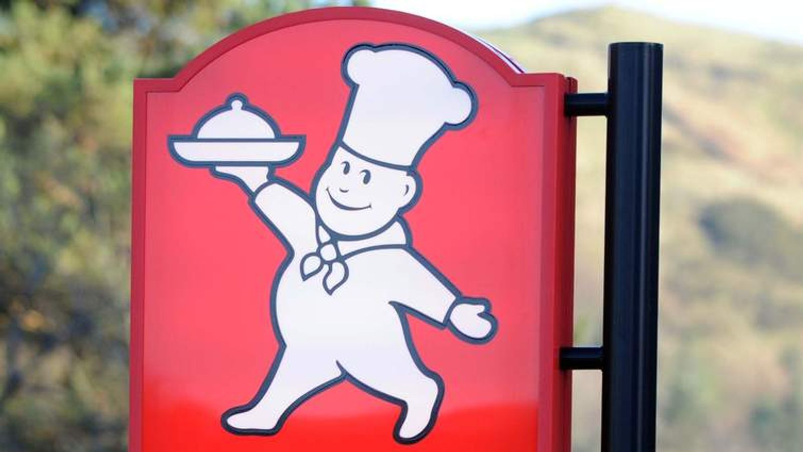 Little Chef Restaurant Chain Put Up For Sale | World News | Sky News