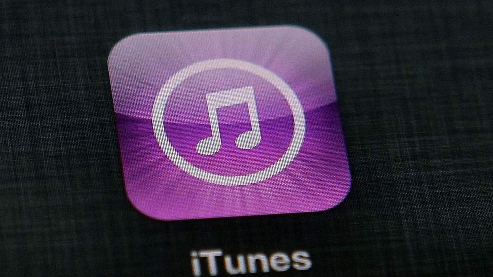 iTunes Users Targeted In Email Phishing Scam | Science, Climate & Tech ...