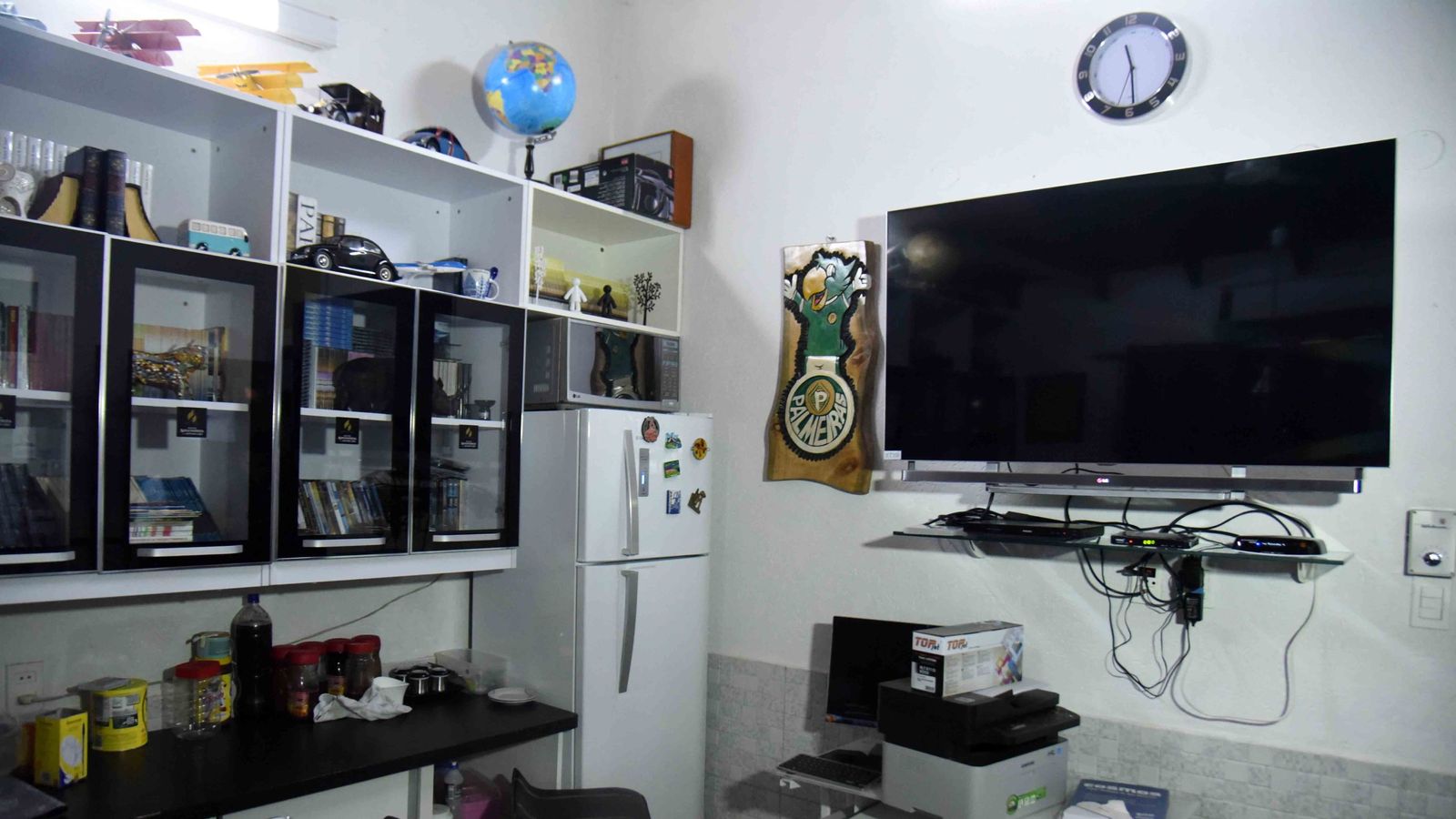 Inside Drug Lord's Luxury Jail Cell | World News | Sky News