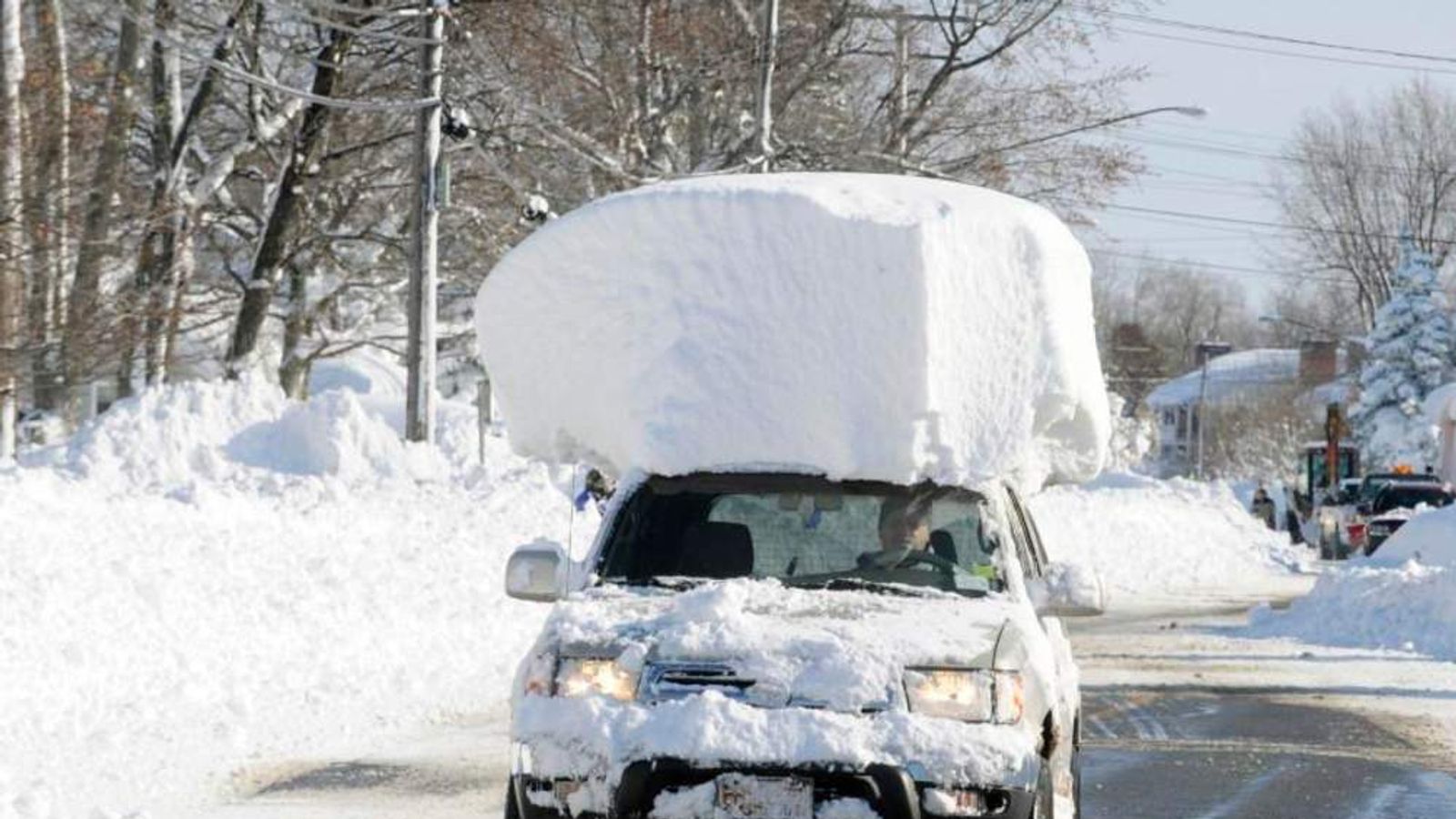 Snow Storm Strikes Northeastern America As State Of Emergency Declared ...