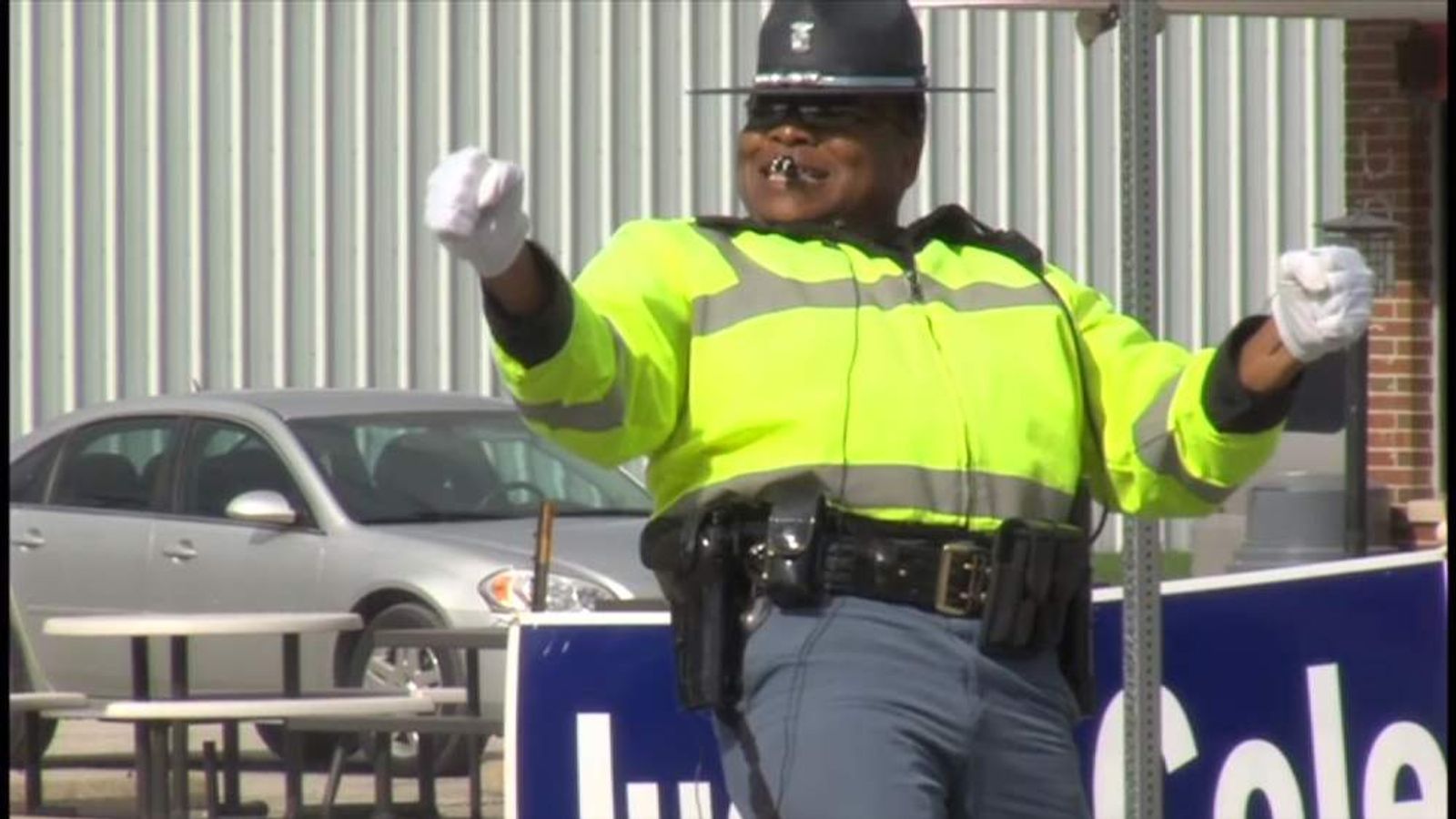 Dancing Policeman Stops Traffic With Groove | Scoop News | Sky News