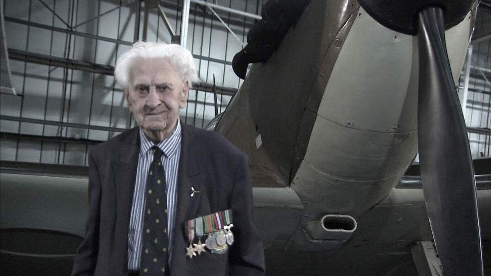 Former Pilot Ken Wilkinson Remembers The Scale of Loss During The War ...