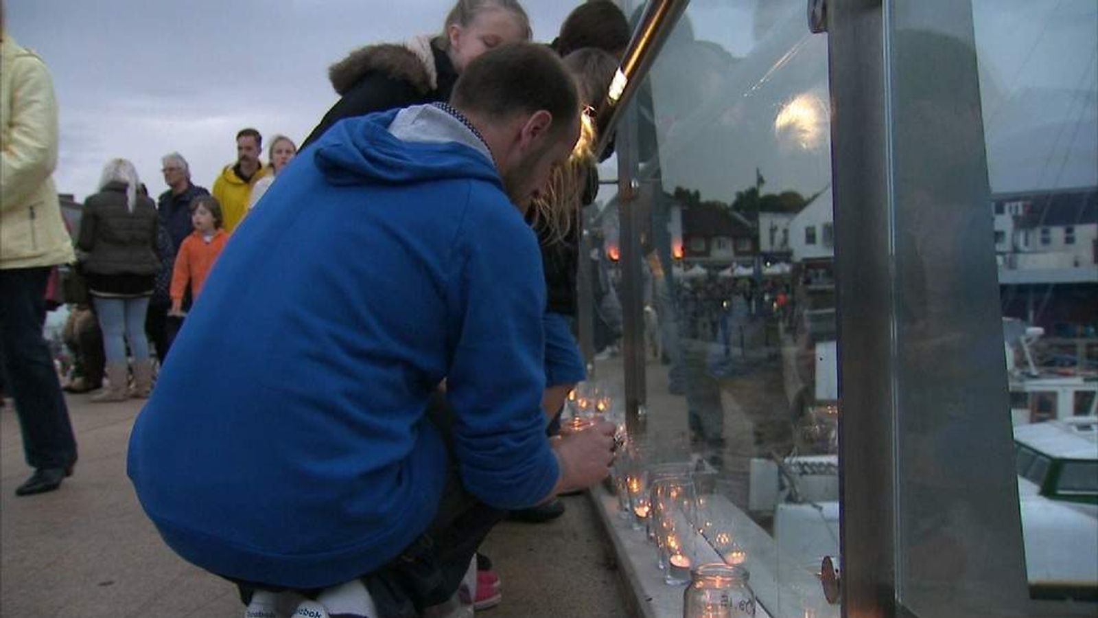 Hundreds Pay Respects One Week After The Shoreham Airshow Disaster ...
