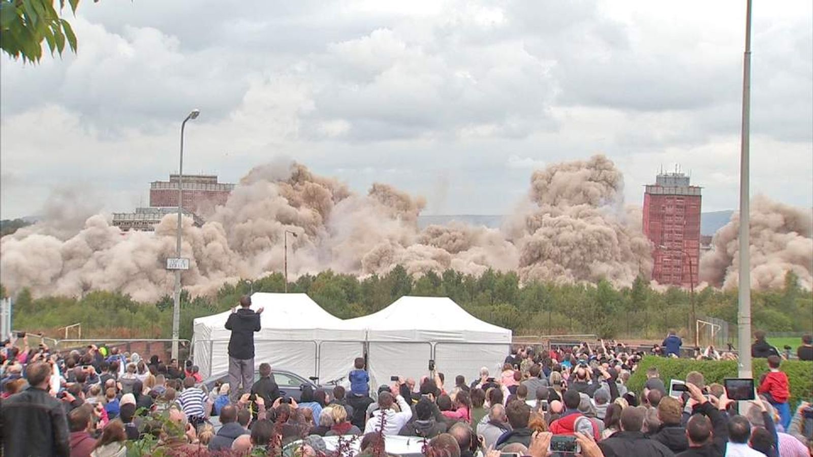 Crowds Jeer At Botched Tower Block Demolition | UK News | Sky News