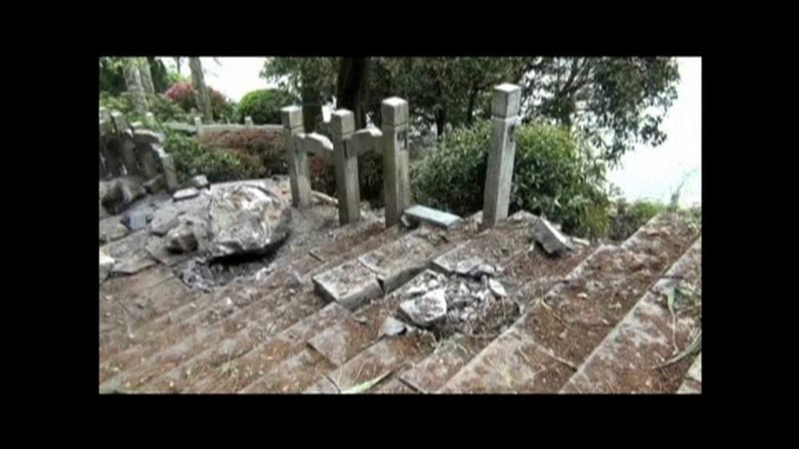 Seven Tourists Killed By Giant Falling Boulder | World News | Sky News