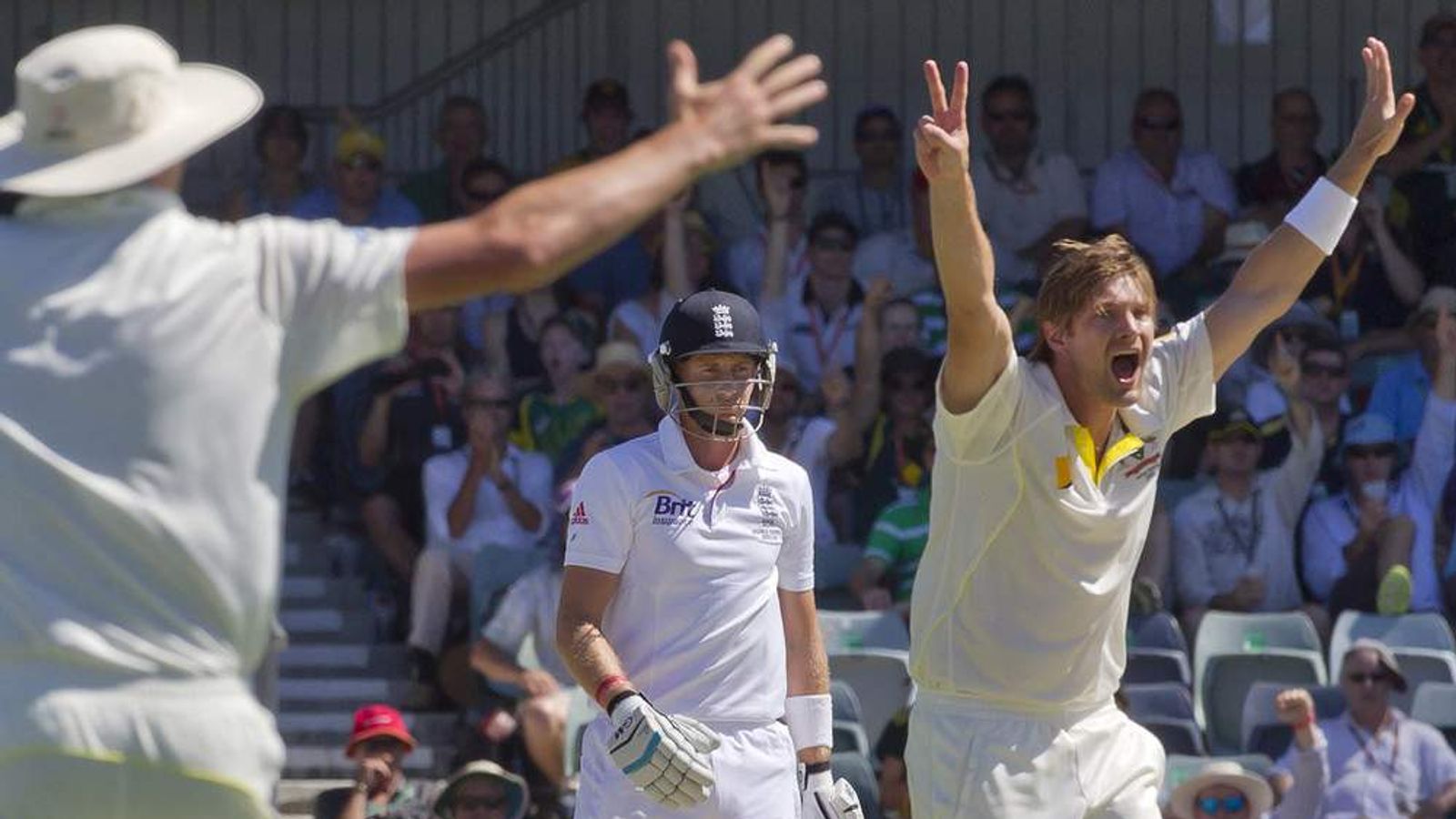 England Fight To Keep Ashes Alive | Scoop News | Sky News