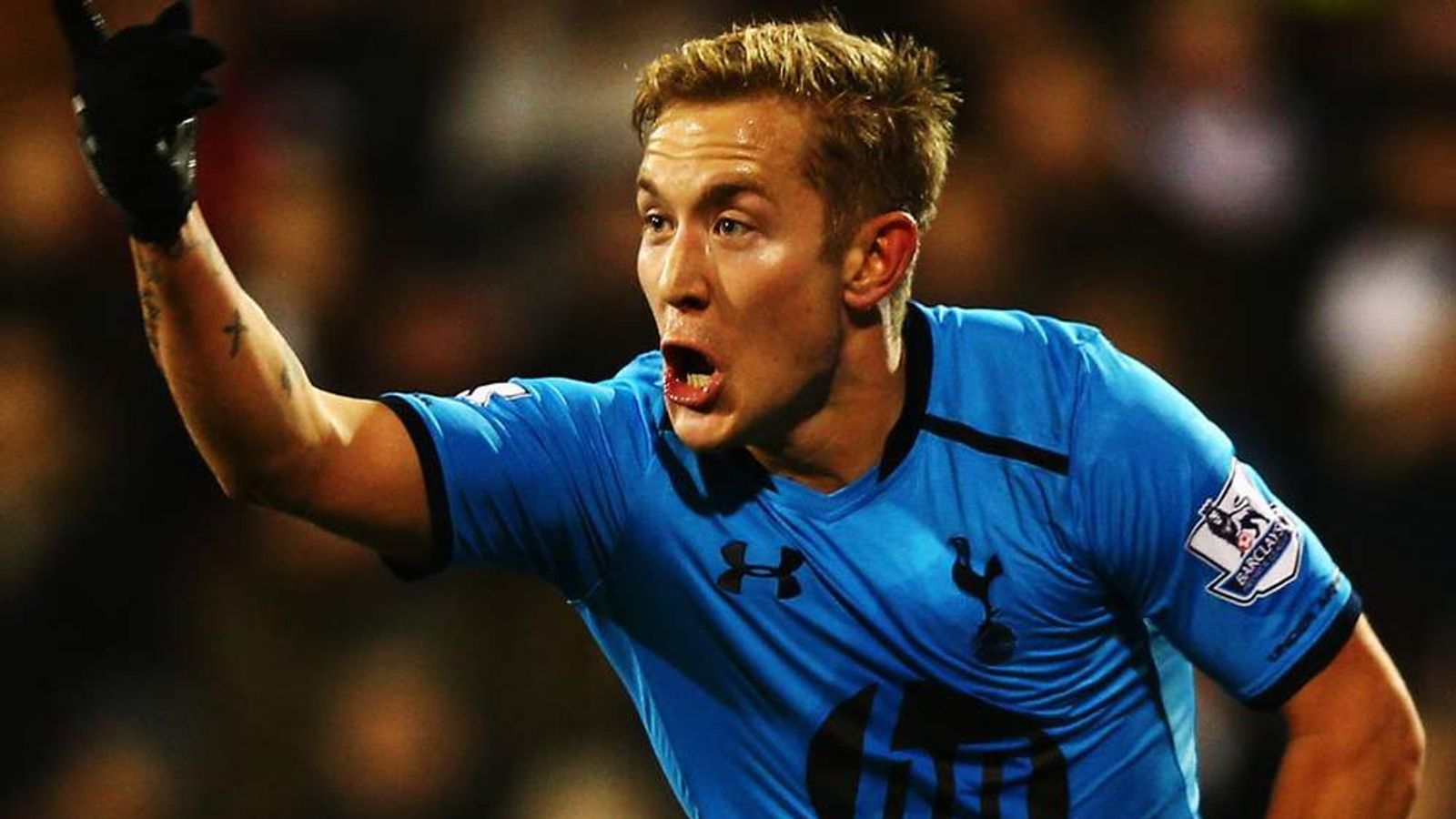 Holtby Makes Move Across London | Scoop News | Sky News