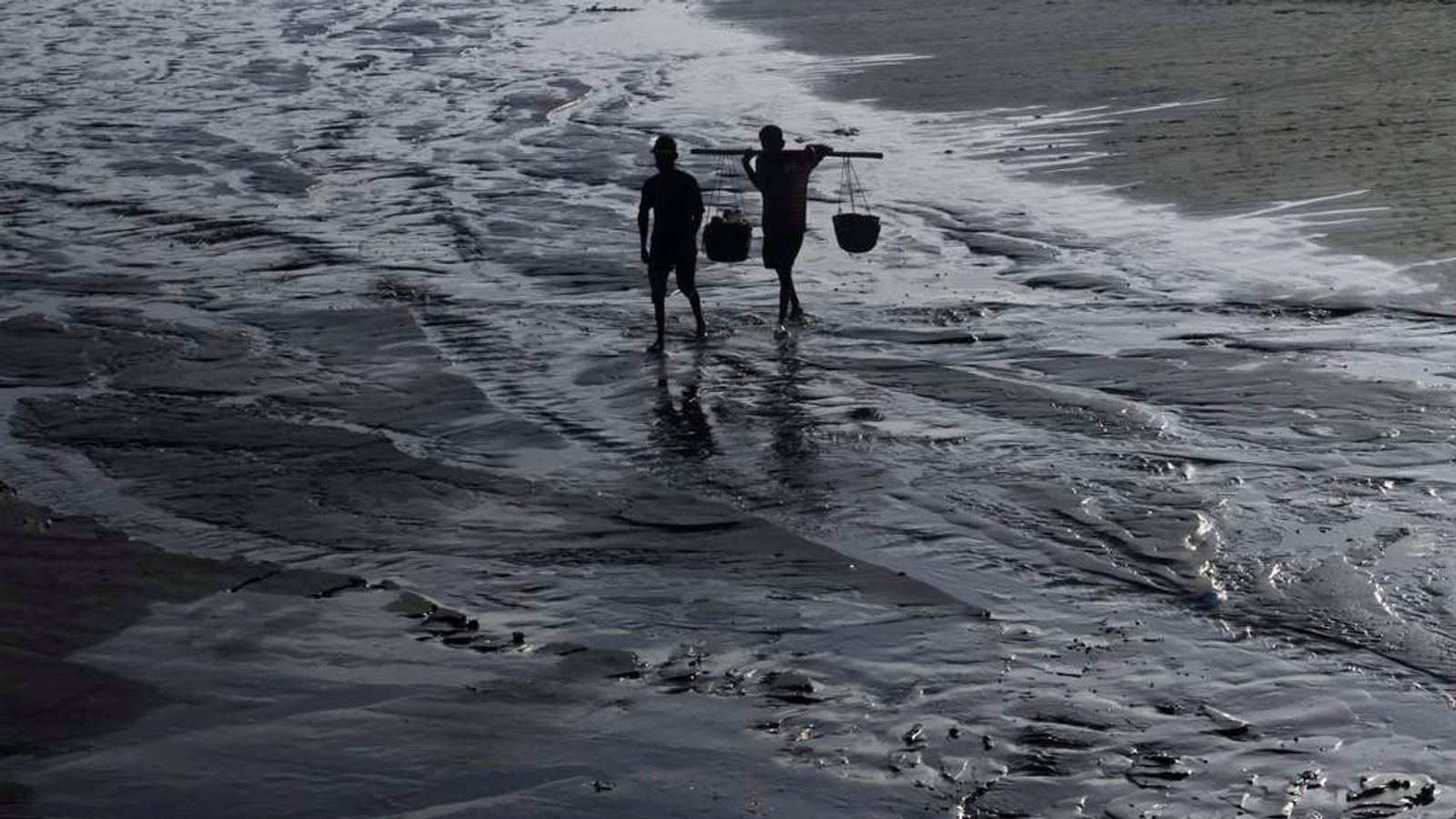 Brain-Eating Amoeba Leaves 10 Dead In Pakistan | World News | Sky News