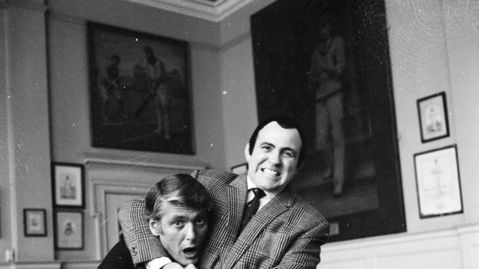 Mick McManus: British Wrestling Legend Dies | UK News | Sky News