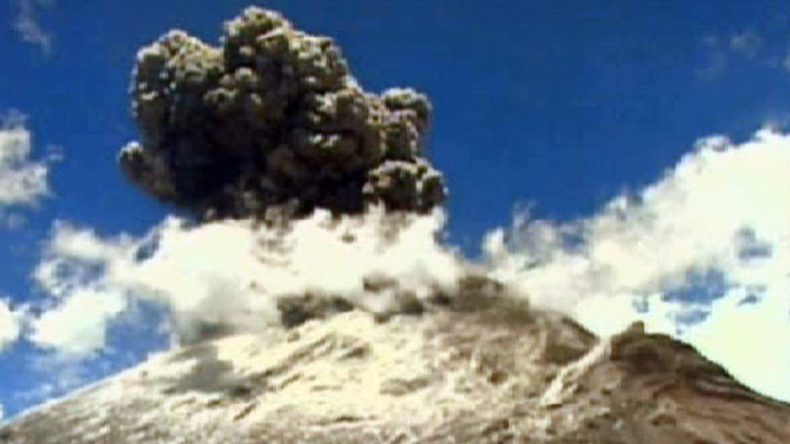 Video Shows Mexico Volcano Spewing Ash | World News | Sky News