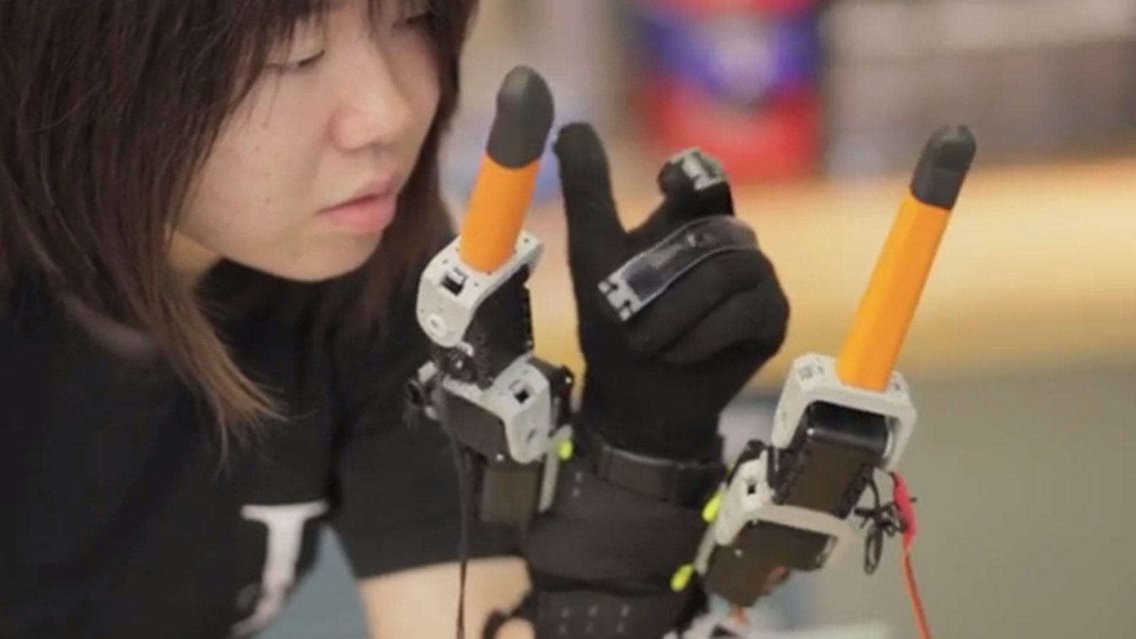 Smart Glove Gives User Two Robotic Fingers | Science, Climate & Tech ...
