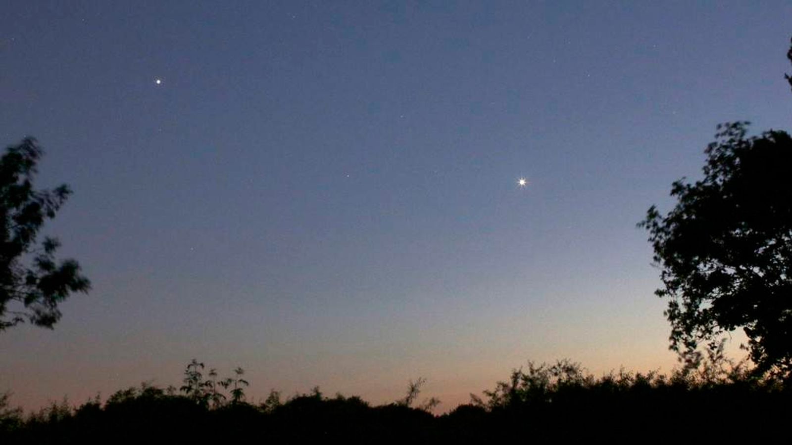 Jupiter And Venus Set To Collide In Illusion | UK News | Sky News