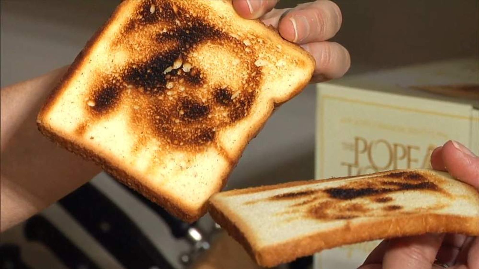 Pope Toaster and Special Beer Commemorate Pontiff's US Visit | Scoop ...