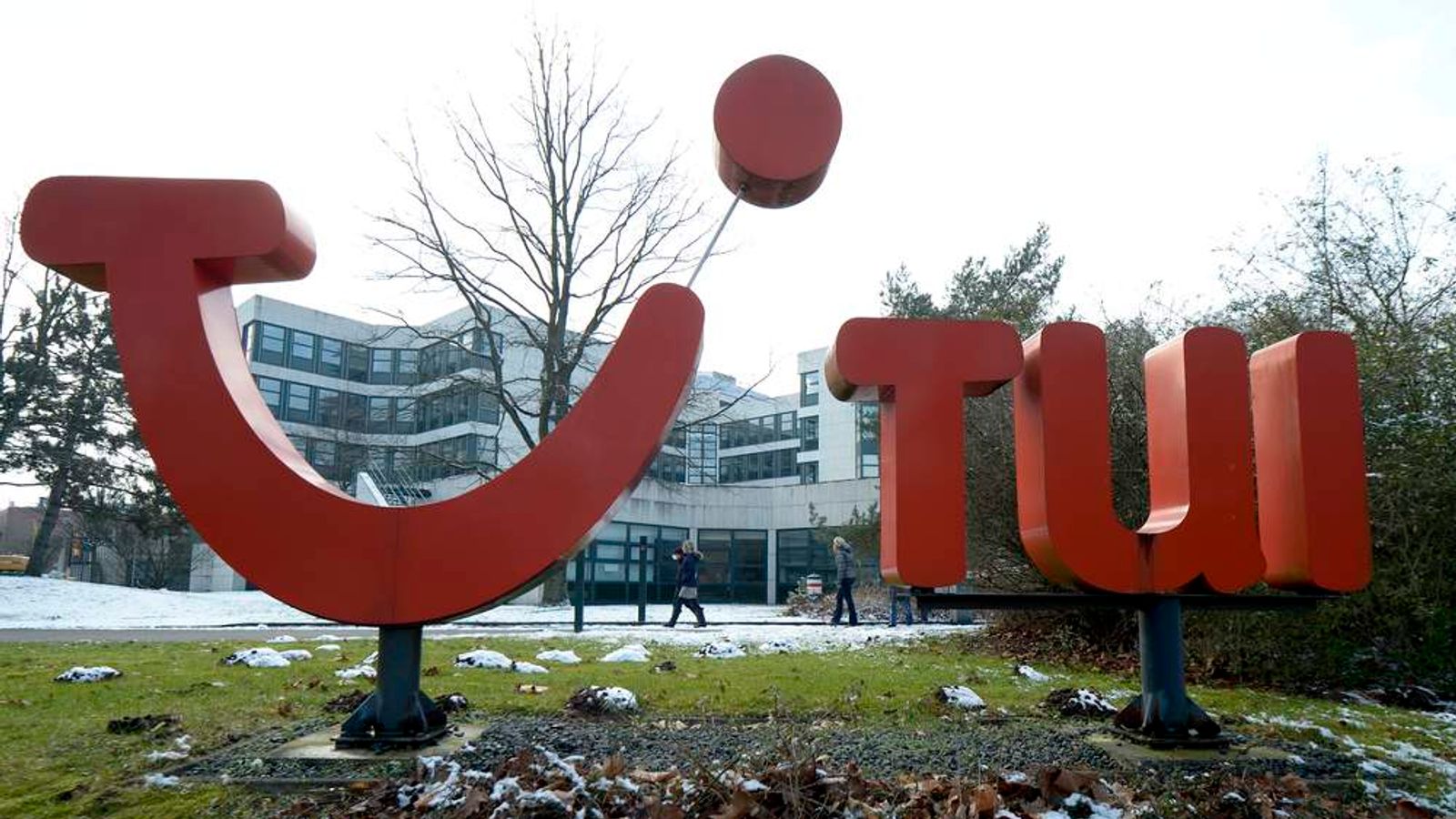 TUI Travel: Customers Want Mobile Bookings | Money News | Sky News