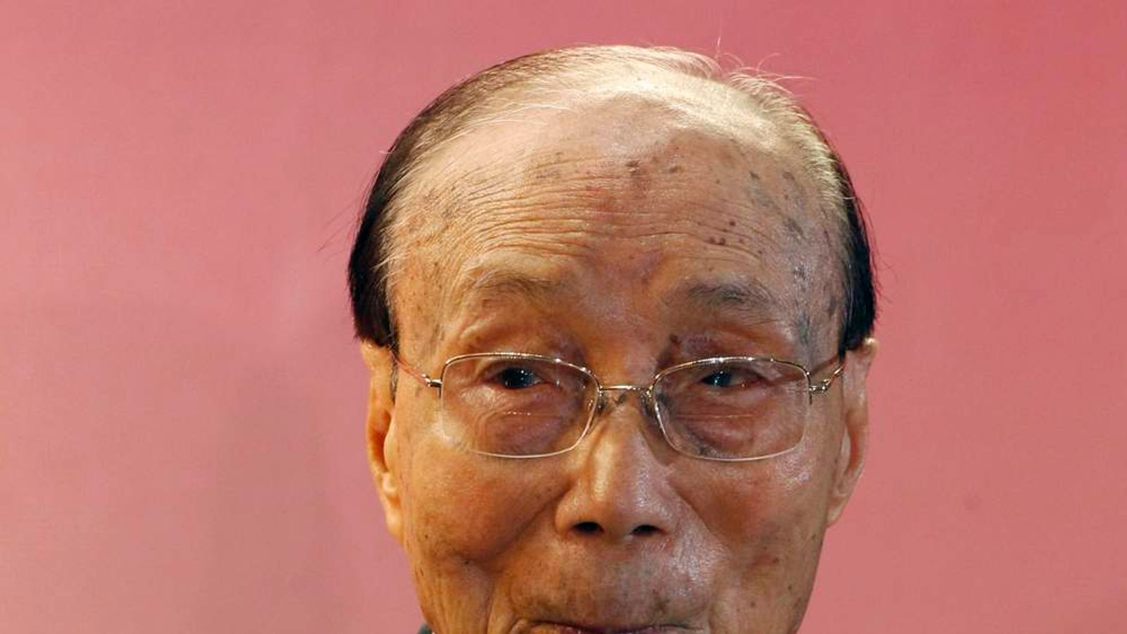 Run Run Shaw: Kung Fu Pioneer Dies Aged 106 | Ents & Arts News | Sky News