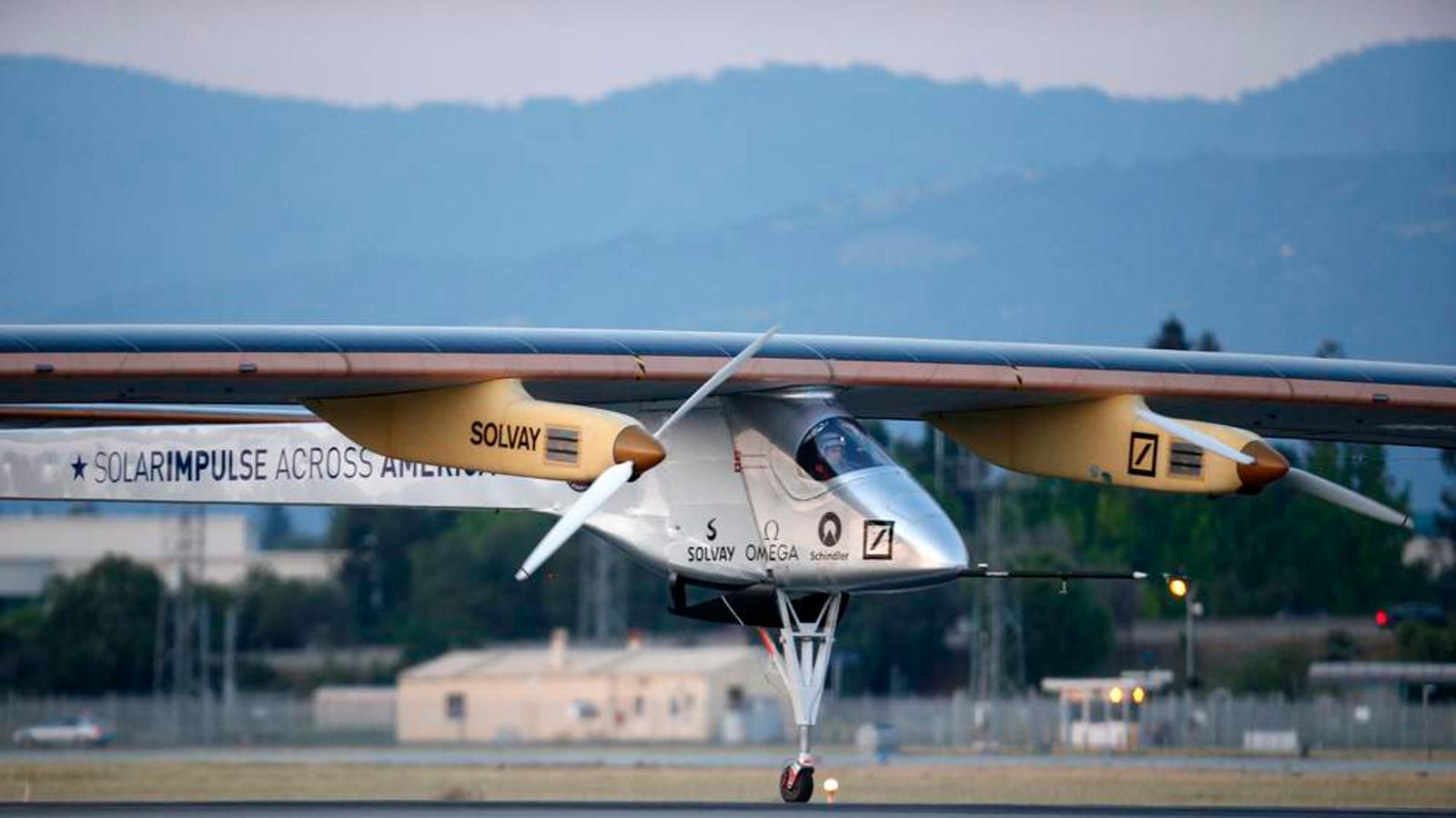 Solar Plane Completes First Leg Of US Flight | US News | Sky News