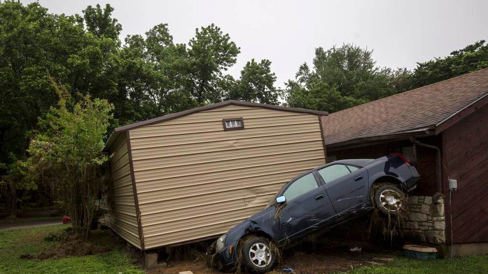 At Least 16 Die As 'Tsunami' Of Water Hits Parts Of Texas And Oklahoma ...