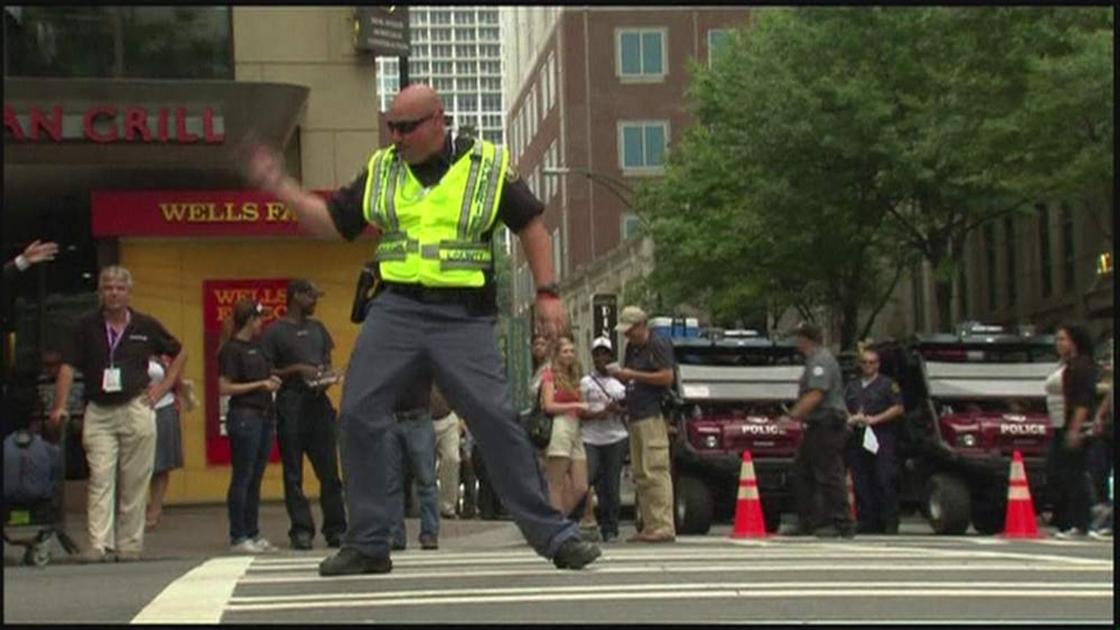 Dancing Cop Lightens Mood In Traffic Jams | Scoop News | Sky News