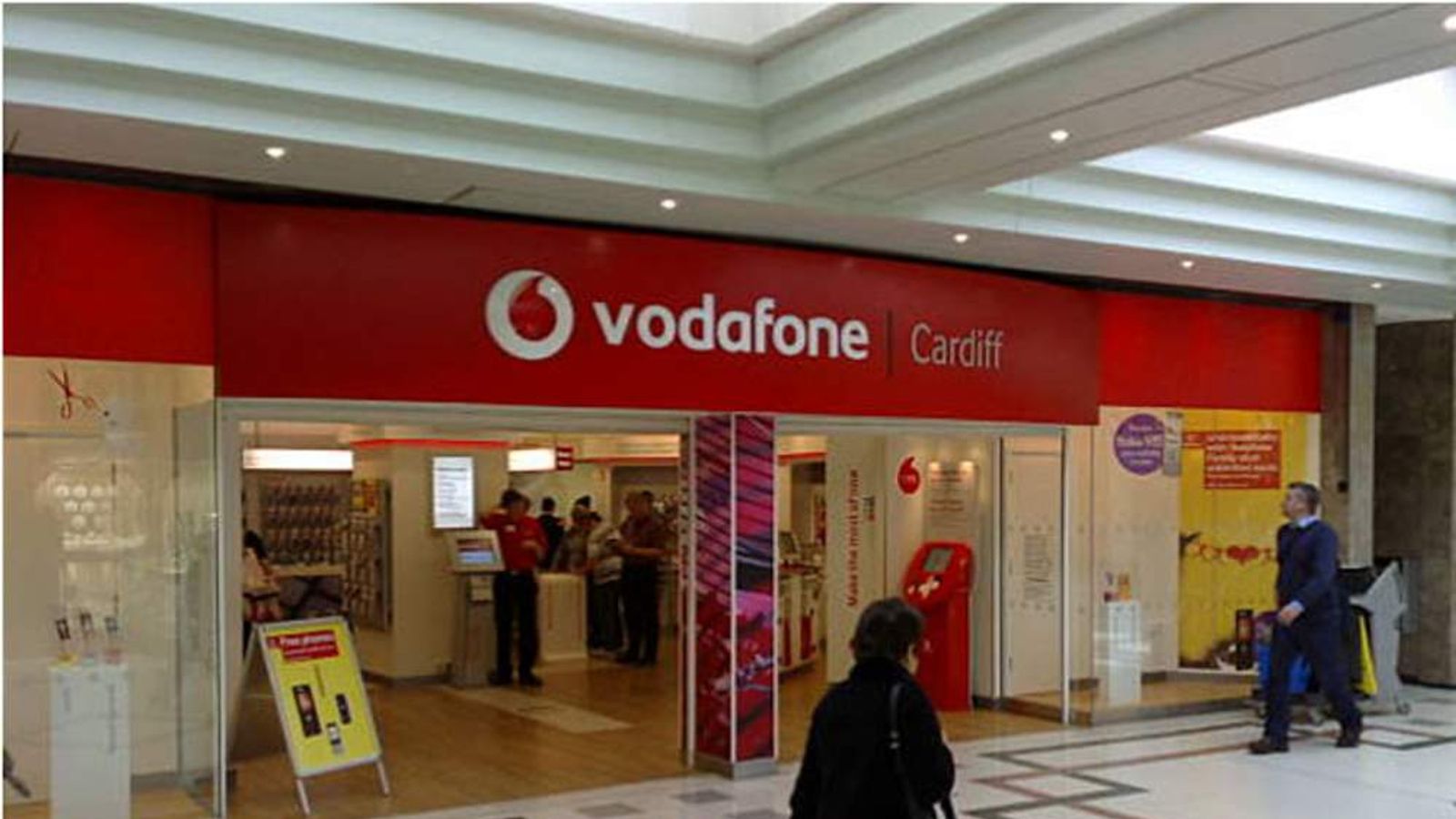 US Giant AT&T Downs Tools On Vodafone Offer | Money News | Sky News