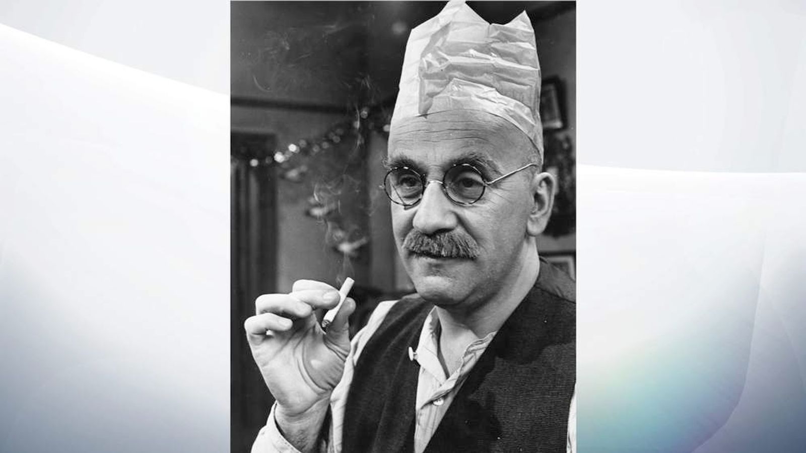 Alf Garnett Actor Warren Mitchell Dies Aged 89 | Ents & Arts News | Sky ...