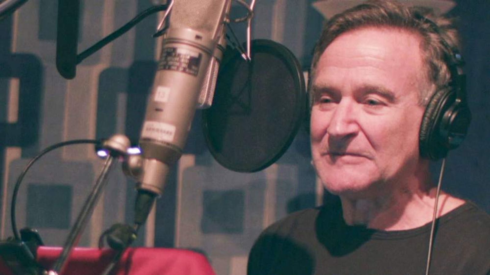 Watch Robin Williams Perform Final Voiceover | Ents & Arts News | Sky News