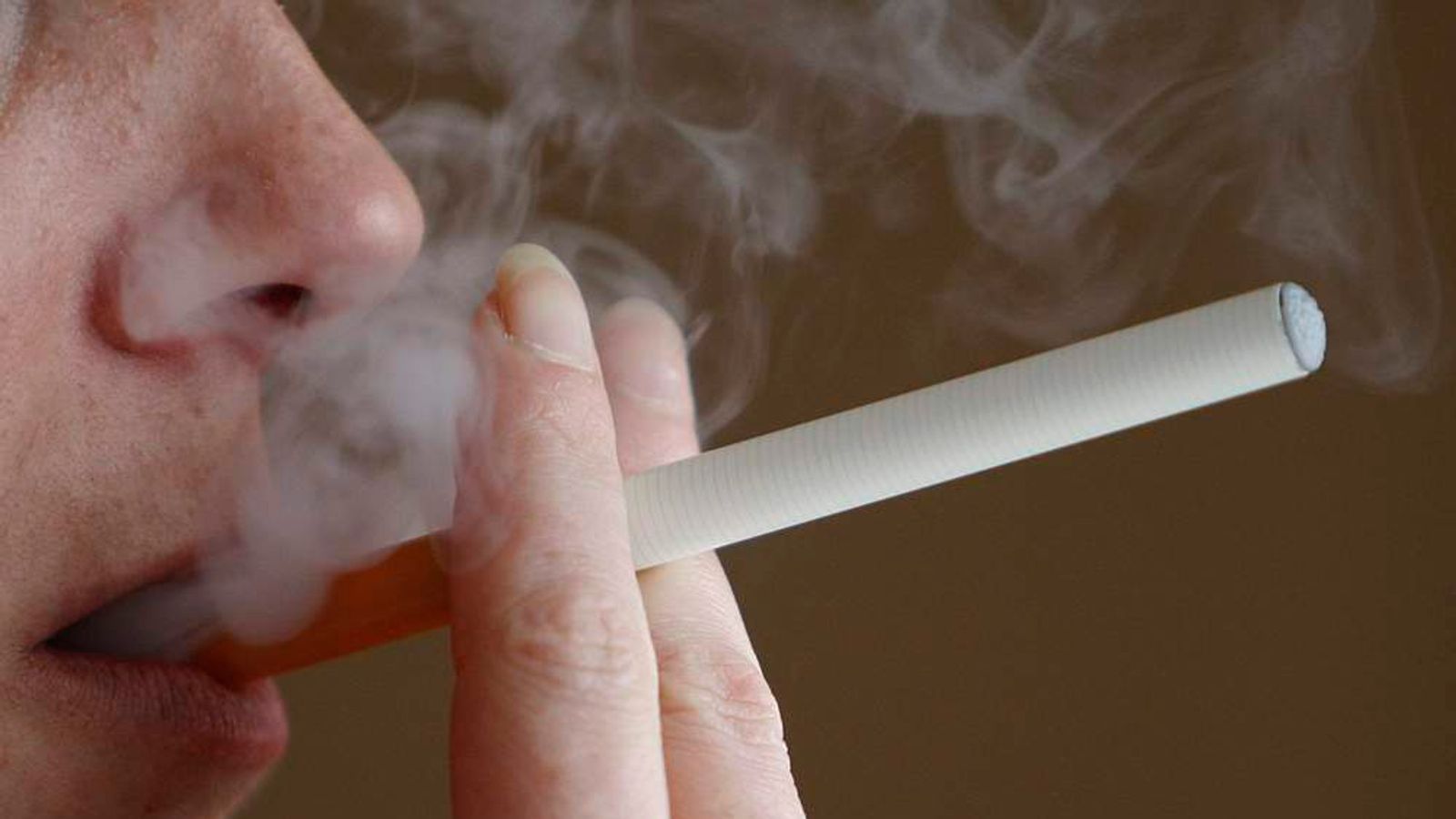 E-Cig Ban Poses Smoking Danger, Says Expert | UK News | Sky News