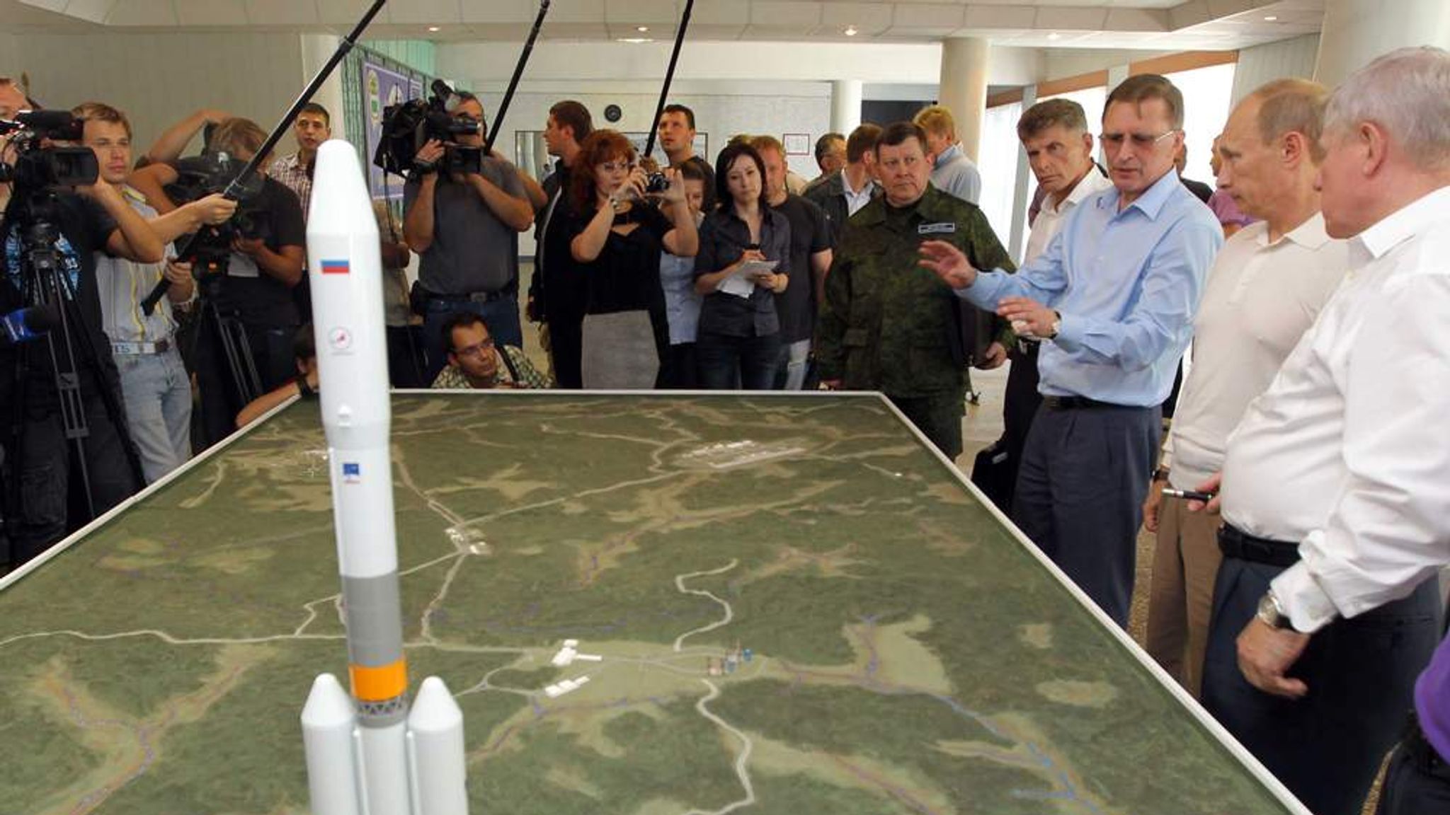 Moon: Russia Plans Unmanned Mission In 2015 | World News | Sky News